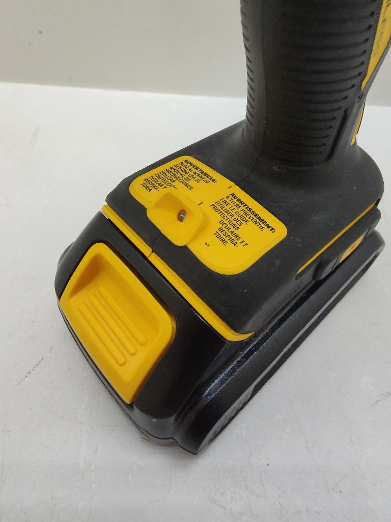 Dewalt DCD709 1/2" Cordless Drill w/ 20V Max Li-ion DCB207 Tool Battery ...