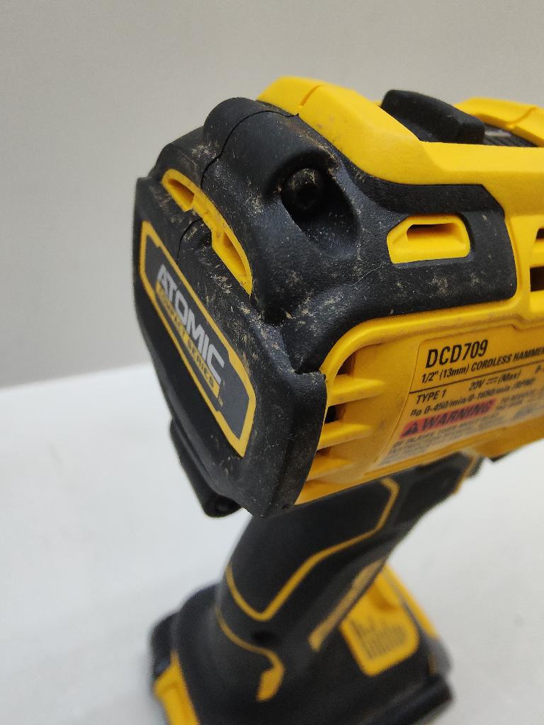 Dewalt DCD709 1/2" Cordless Drill w/ 20V Max Li-ion DCB207 Tool Battery ...