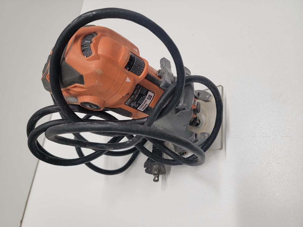 RIDGID CORDED ROUTER WITH GUARD/CARRY CASE Very Good | Buya