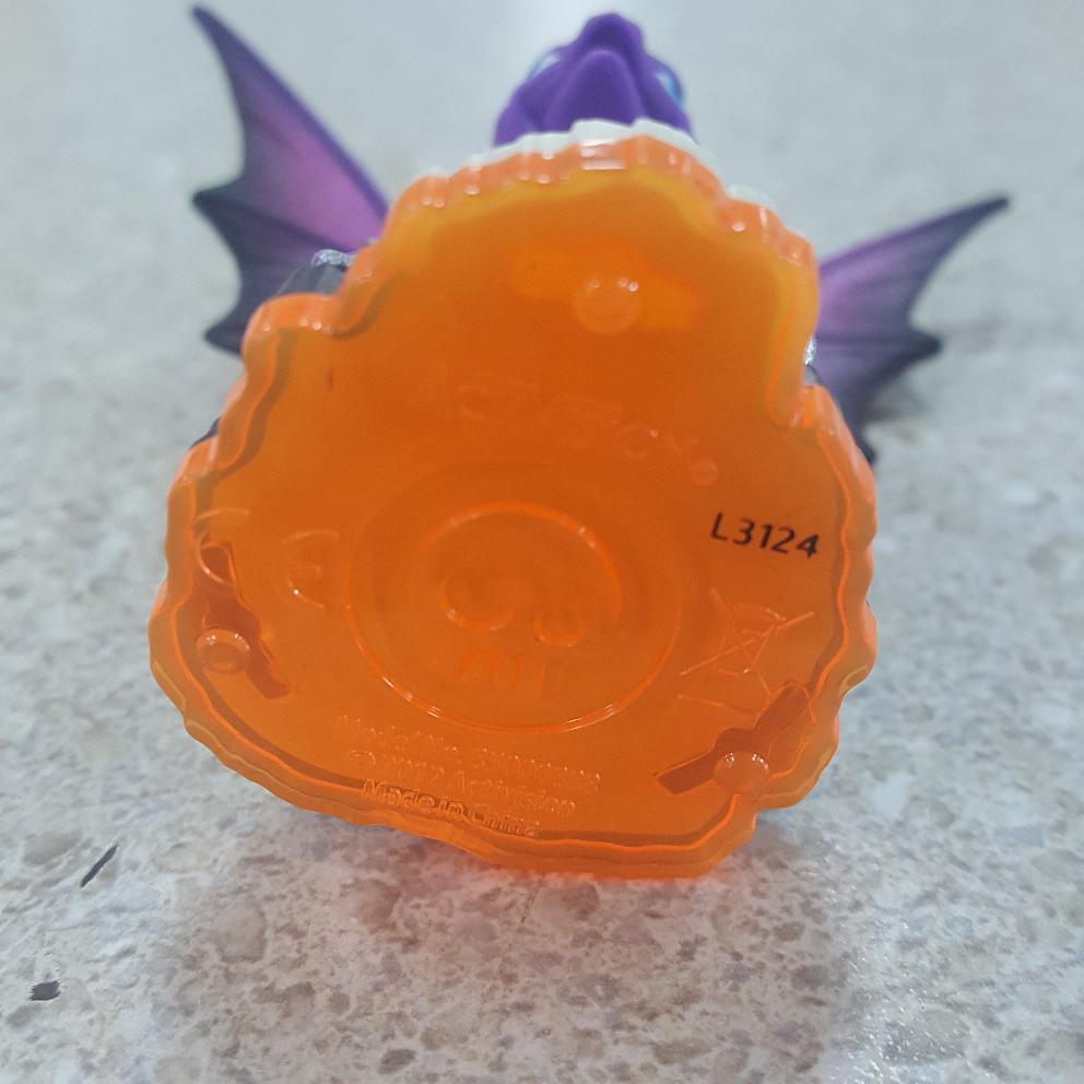 SKYLANDERS GIANTS SERIES 2 CYNDER ACTION FIGURE 85000888 UNDEAD DRAGON ...