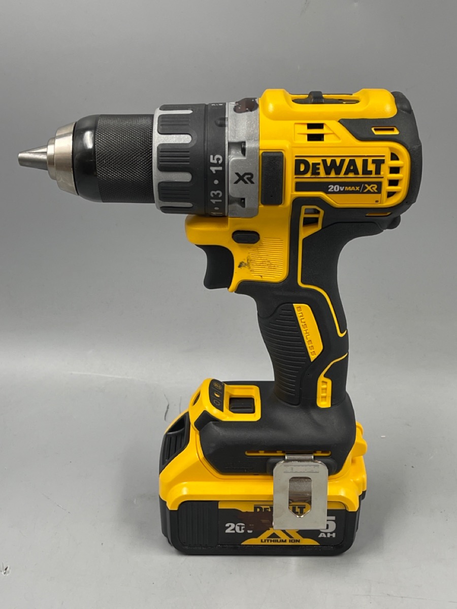 DEWALT DCD791 WITH BATTERY 20V 5AH AND FAST CHARGER. Very Good | Buya