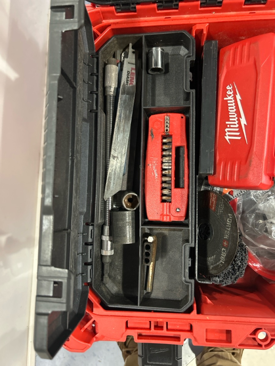 *LOCAL* Milwaukee Packout Modular Organizer Chest Rolling BoxMobile ...
