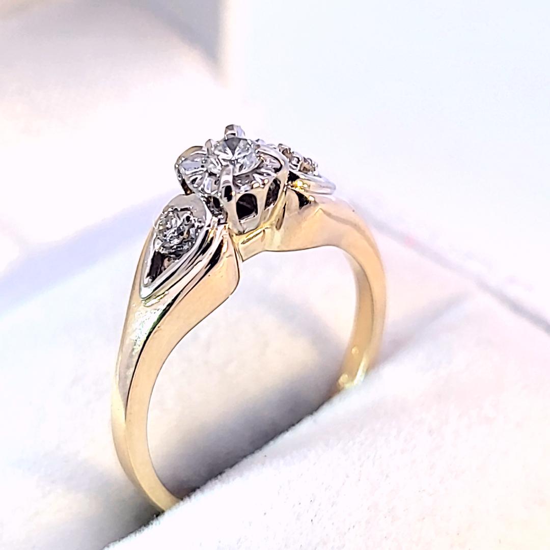 Diamond Solitaire Ring 3 Diamonds .12 Carat T.W. 14K Yellow Gold 3.6g ...