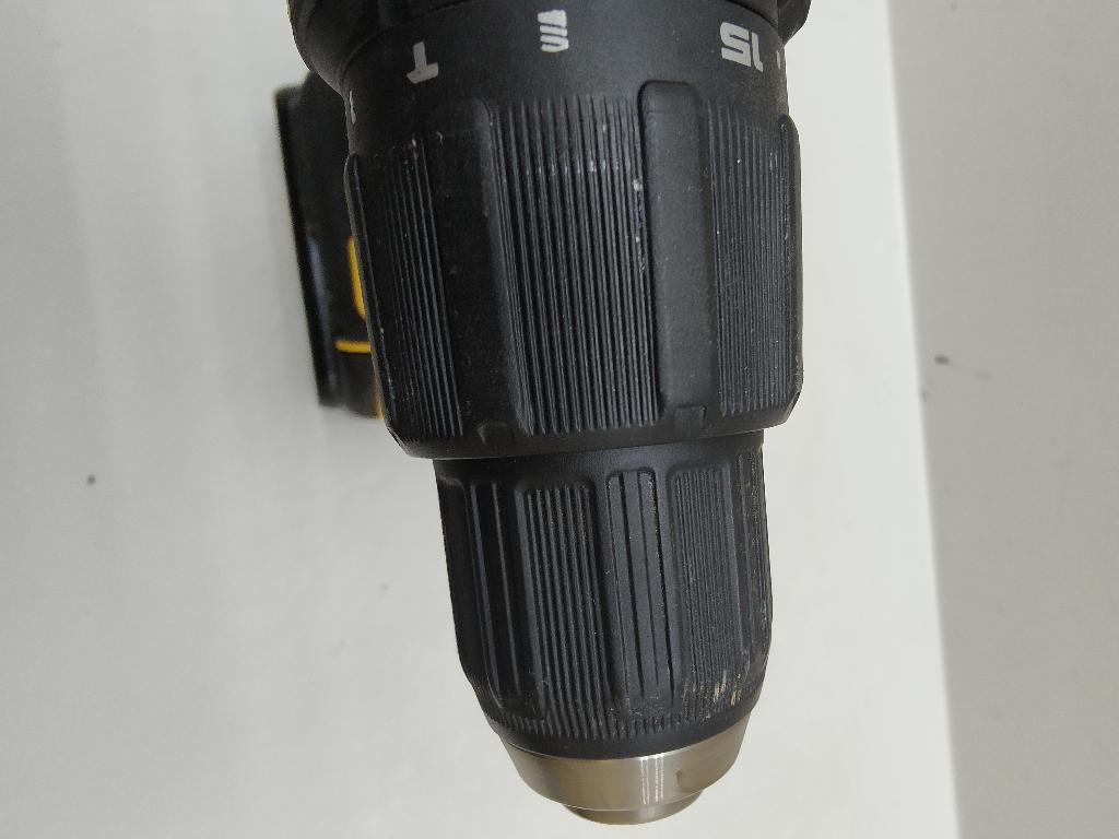 Dewalt DCD709 1/2" Cordless Drill w/ 20V Max Li-ion DCB207 Tool Battery ...