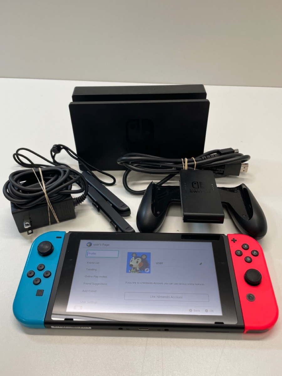 32GB 2ND GEN BLUE/RED SWITCH WITH DOCK, POWER, AND JOYCON HOLDER Very ...