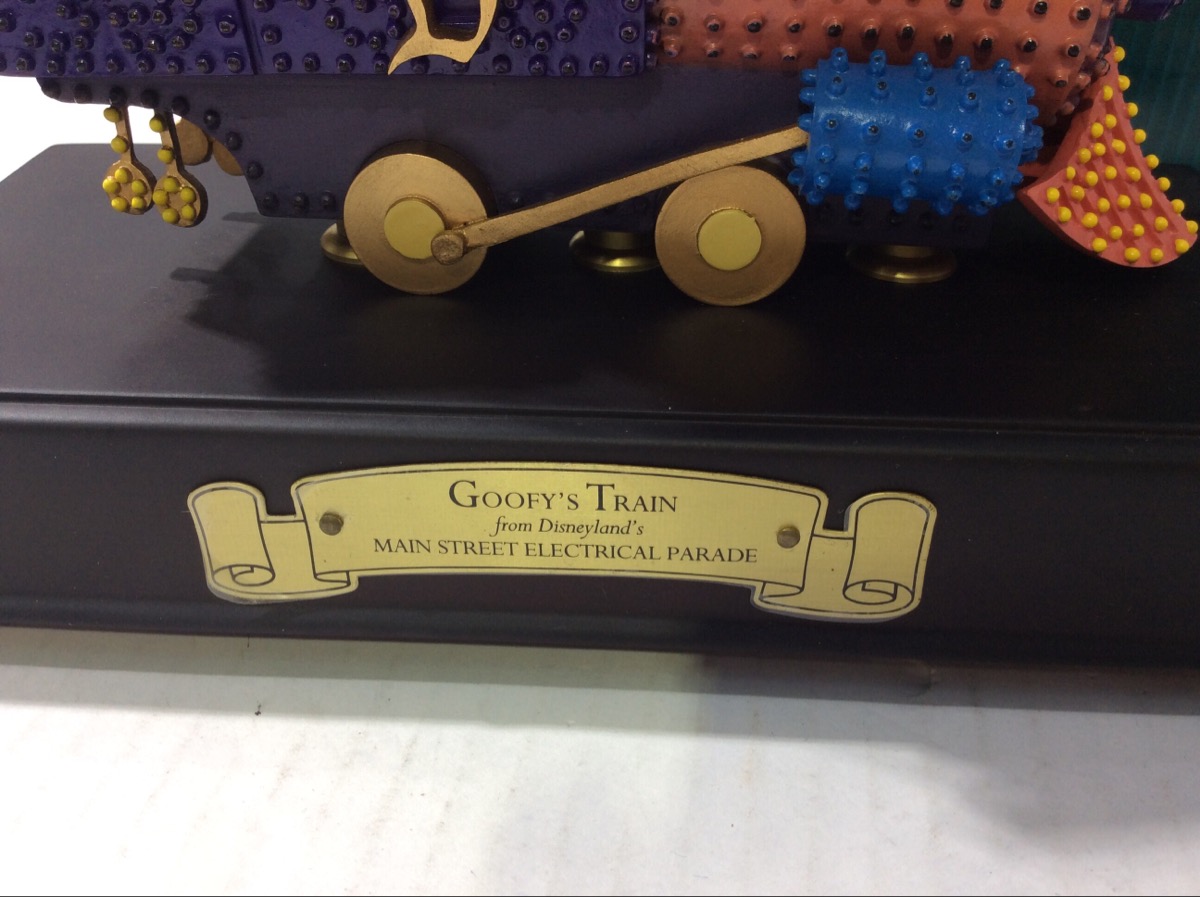Walt Disney Classics Collection Goofy's Train Main St. Electrical ...