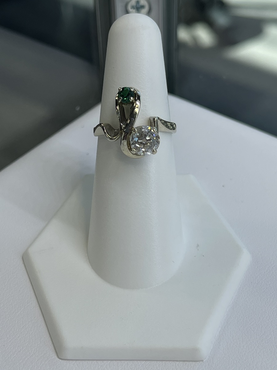 LADIES Green Stone Lady's Stone & Diamond Ring SIZE 7 1.00 CT. 14K ...