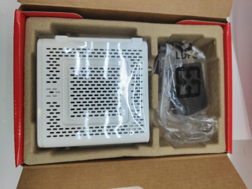 ARRIS SURFboard SB8200 Router DOCSIS 3.1 10 Gbps Cable Modem Good | Buya