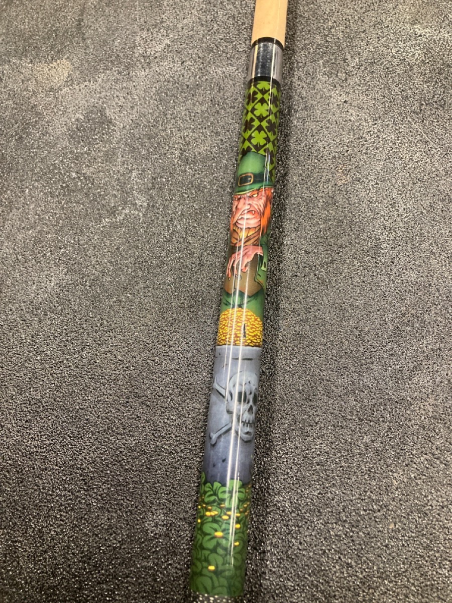 Action Adventure Mayhem MAY26 Leprechaun and Clovers Pool/Billiards Cue ...