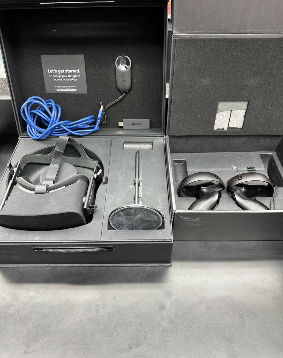 Meta Oculus Rift CV1 VR Virtual Reality Headset System - Black READ ...