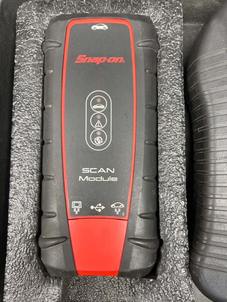 SNAP-ON Versus EEMS325 Version 13.4 With Scan Module EESM300 , HARD CASE Good | Buya