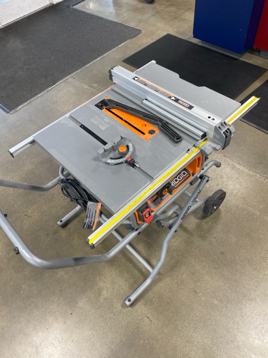 RIDGID TOOLS R4514 10" TABLE SAW WITH FOLDING STAND, FENCE, GUAGE AND ...