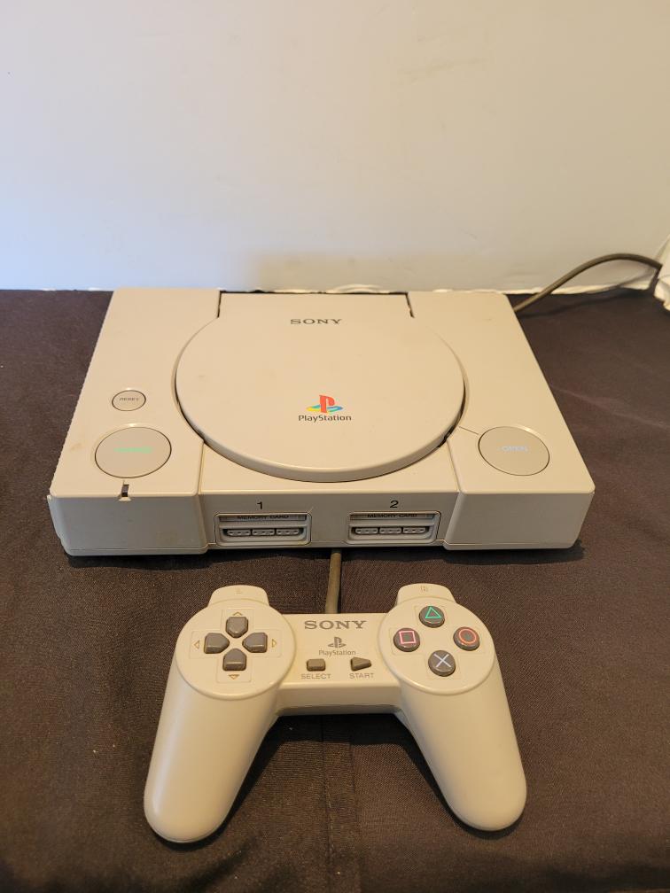 PLAYSTATION, SERIAL NUMBER U3212956 Like New | Buya