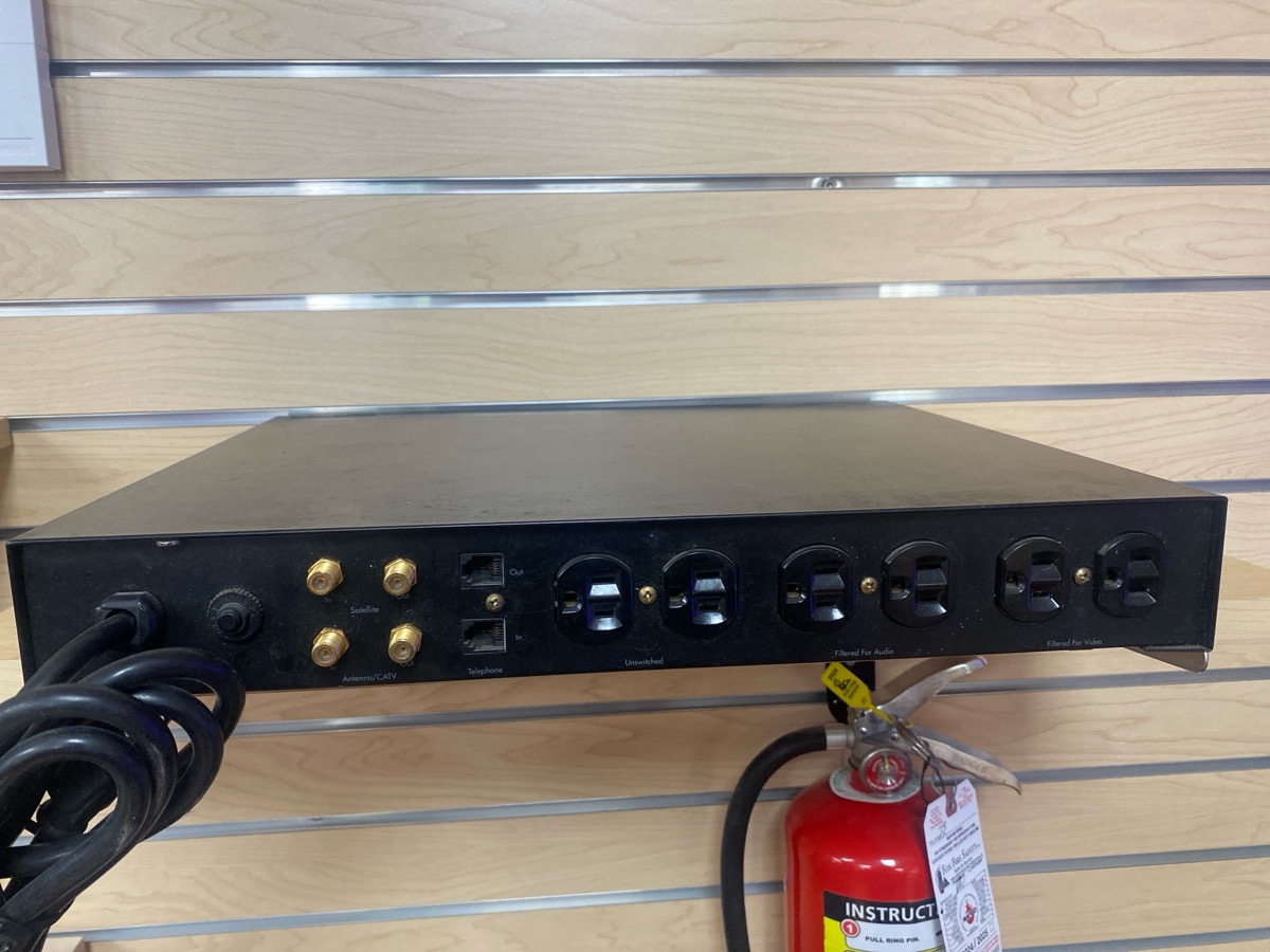 Radio Shack / Optimus Home Theater Power Center Pro Series 61-2236 Very ...