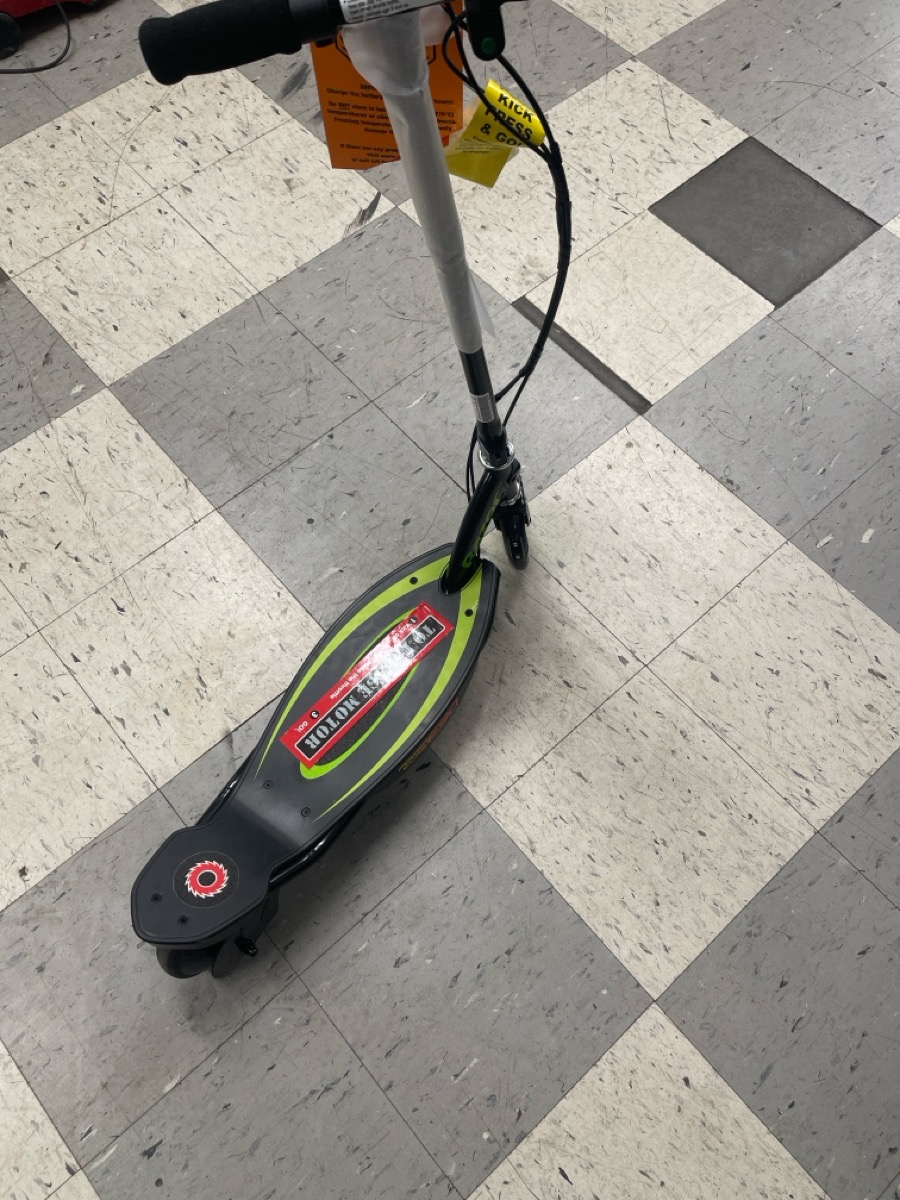 RAZOR BLACK LABEL E90 SCOOTER Brand New | Pawn 1 | Spokane | WA