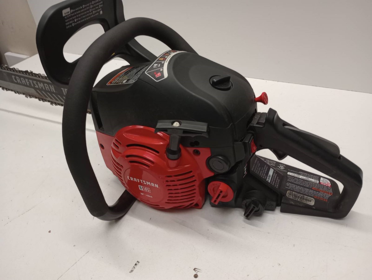 CRAFTSMAN CMXGSAMCN4218 RED & BLACK 18" CHAINSAW 2 CYCLE 24CC Good ...