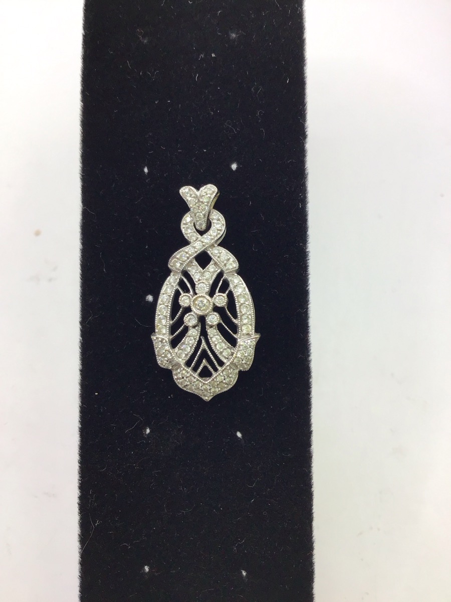 82 Diamonds .700 Carat T.W. 18K White Gold 2.3dwt Pre-owned | Pawn 1 ...