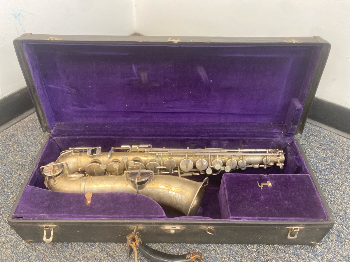 BUESCHER THE BUESCHER TRUE TONE LOW PITCH SAXOPHONE Very Good | Buya