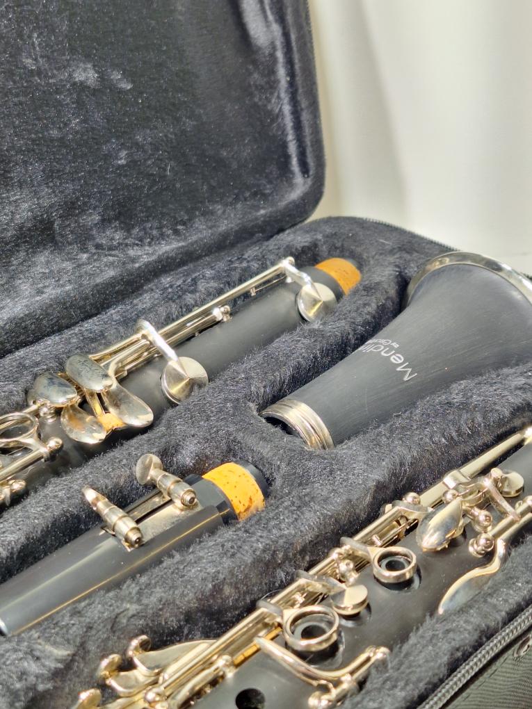 MENDINI MUSICAL INSTRUMENTS CECILIO CLARINET Very Good | Pawn 1 ...