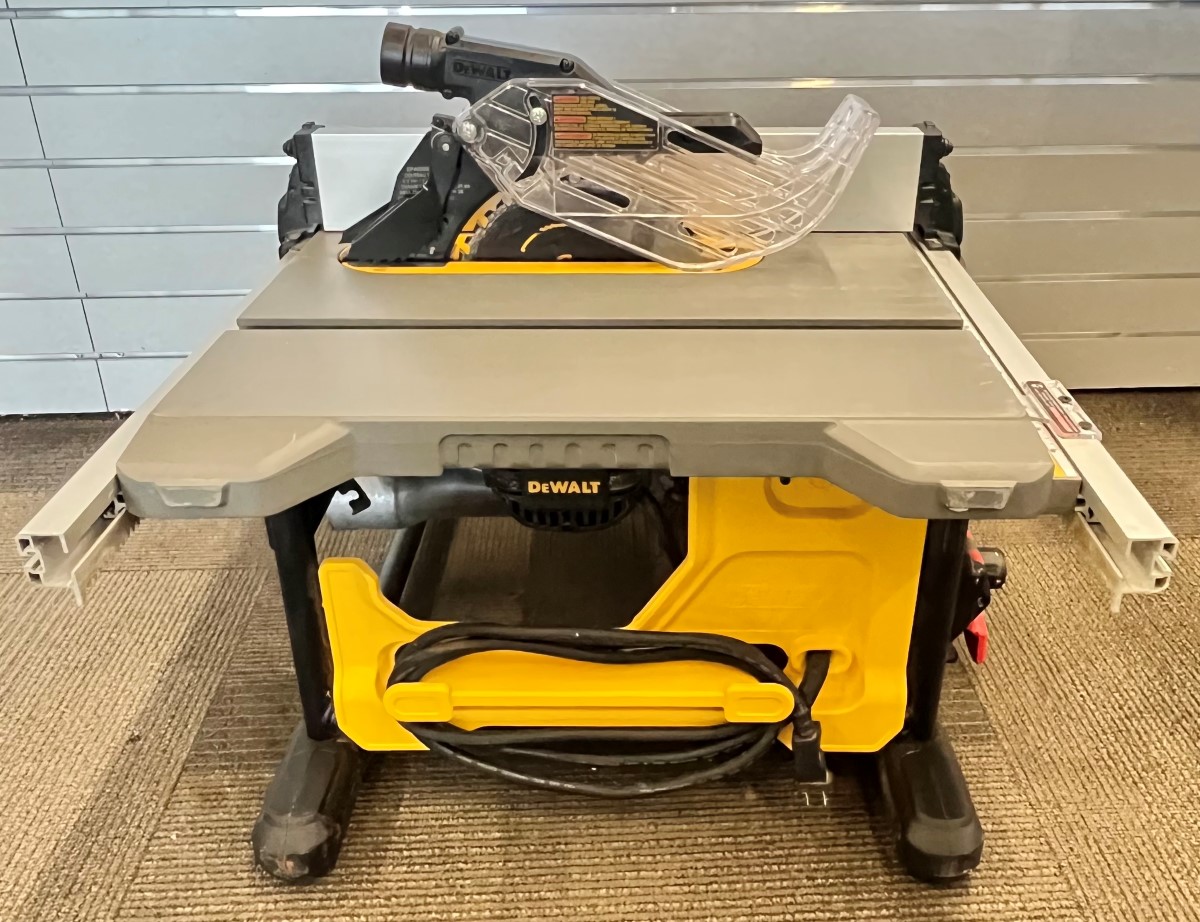Dewalt DWE7485 15A 8-1/4" Compact Portable Jobsite Tablesaw Good | Buya