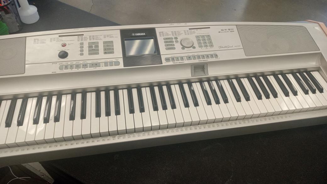 YAMAHA PORTABLE GRAND DGX-500 Very Good | Pawn 1 | Spokane | WA