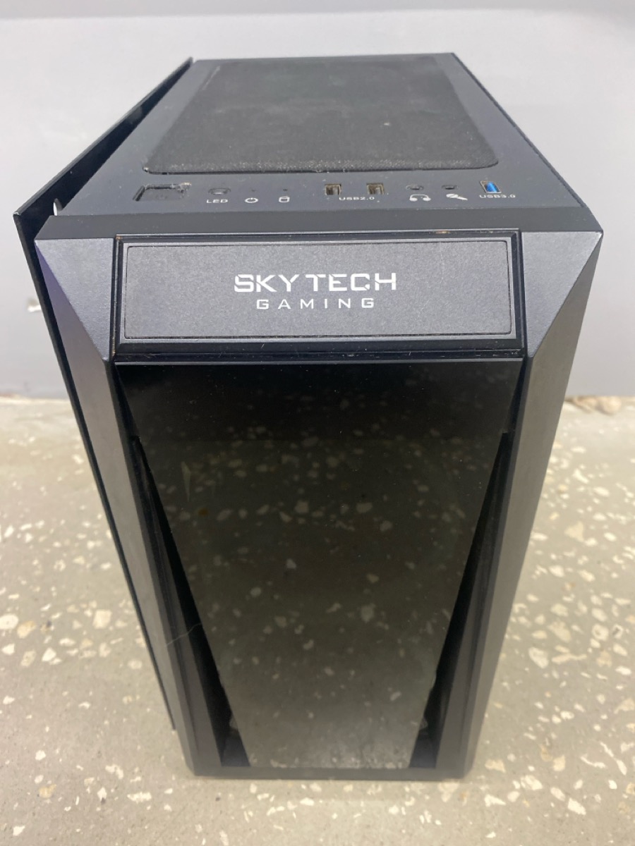 SKYTECH GAMING COMPUTER Good | Buya