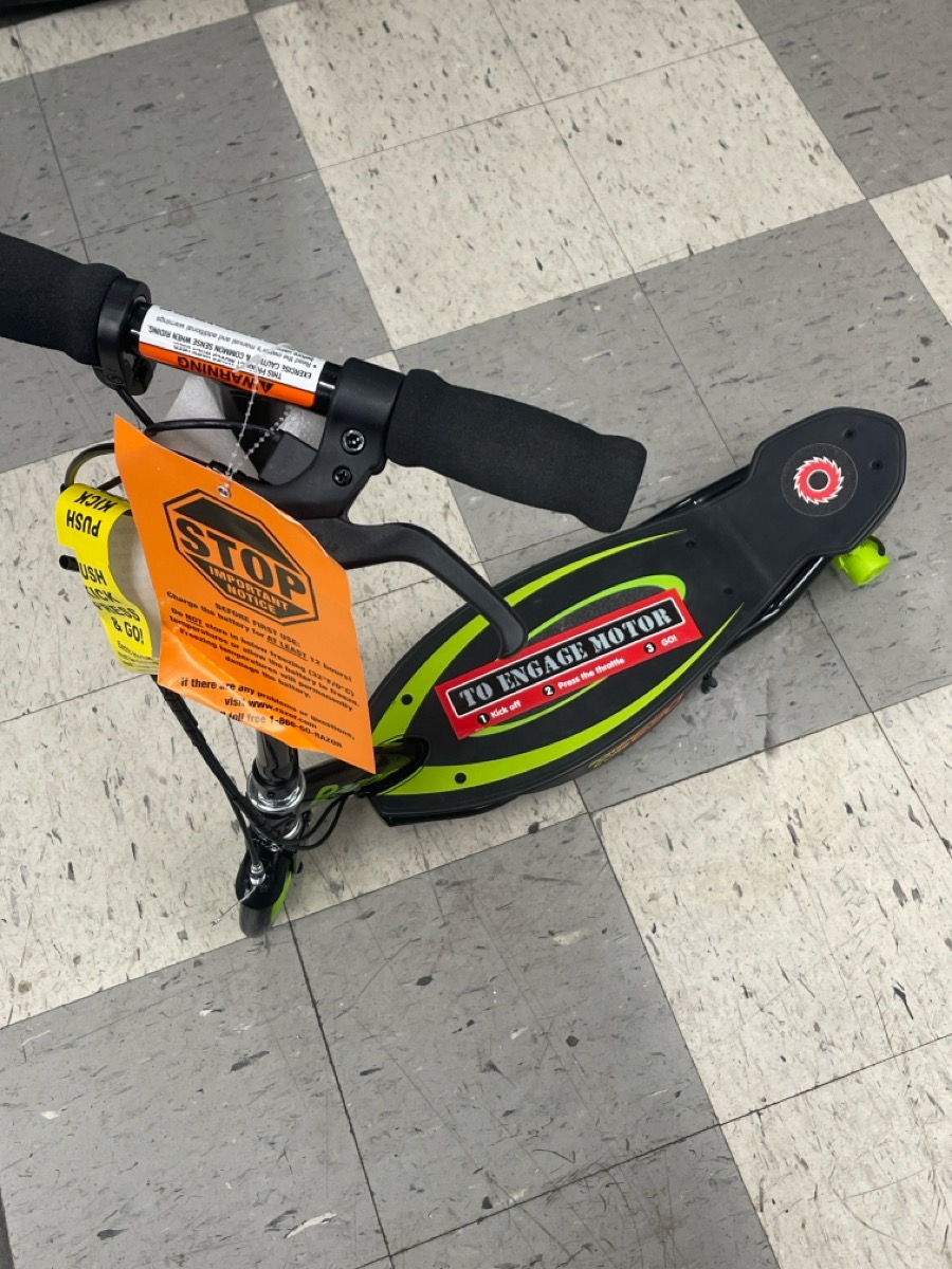 RAZOR BLACK LABEL E90 SCOOTER Brand New | Pawn 1 | Spokane | WA