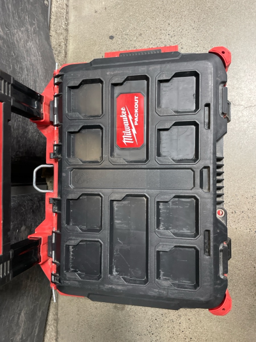 MILWAUKEE PACKOUT ROLLING TOOL BOX Good | Pawn 1 | Spokane | WA
