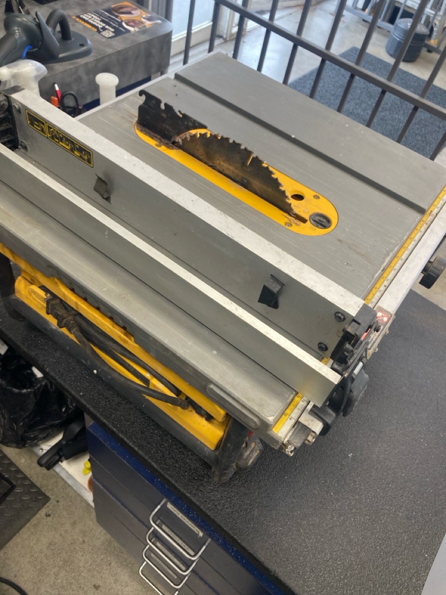 DEWALT DWE7480 TABLE SAW Very Good | Pawn 1 | Spokane | WA