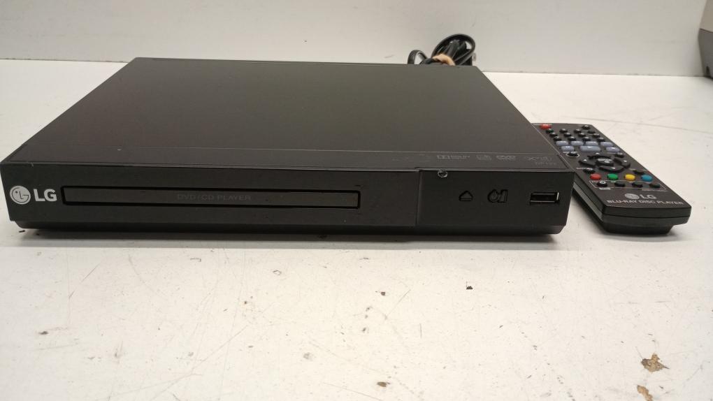 LG DP132 DVD/CD PLAYER WITH REMOTE NOT HDMI CAPABLE. TESTED & WORKS ...