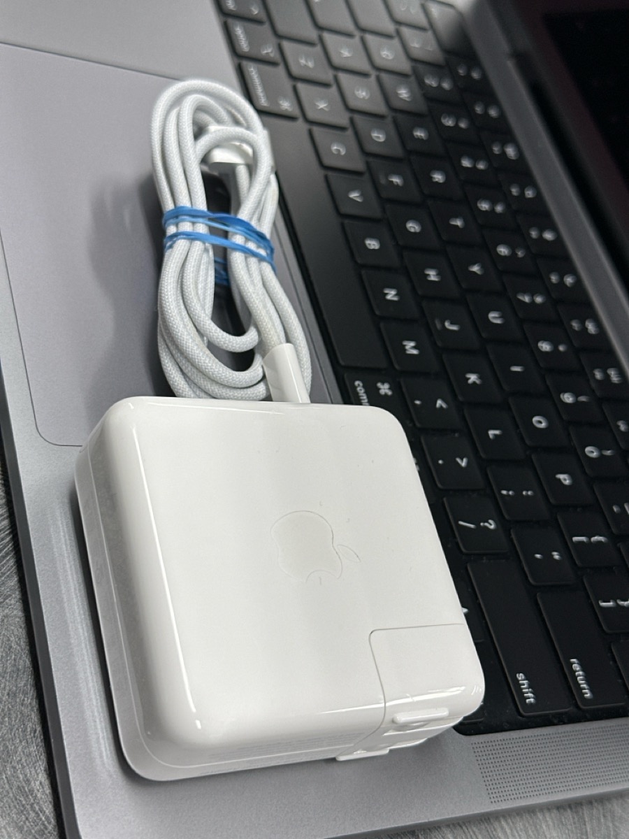 14" 2021 APPLE MACBOOK PRO A2442 WITH CHARGER Good | Buya