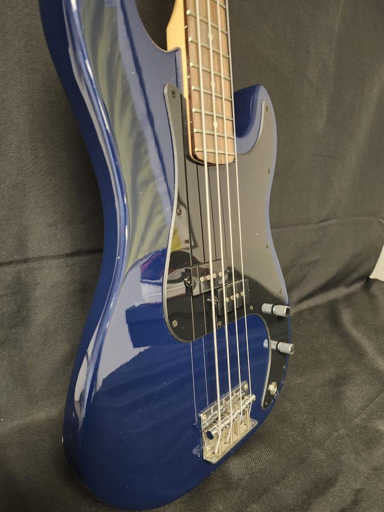 SILVERTONE BASS GUITAR Acceptable | Buya