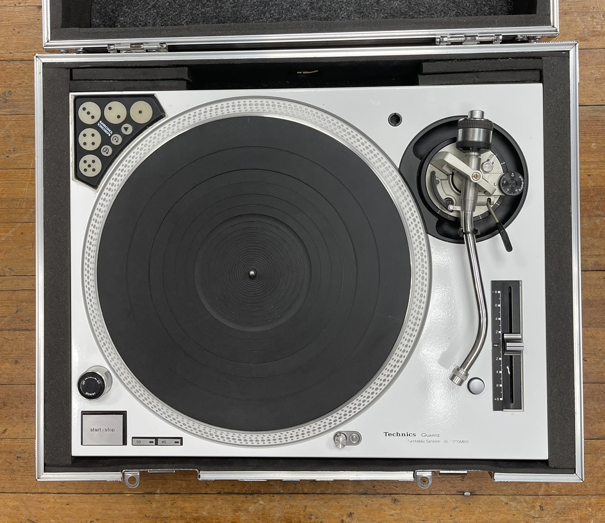 TECHNICS SL-1200 MK5 w. case Very Good | L.Oppleman Pawnbrokers