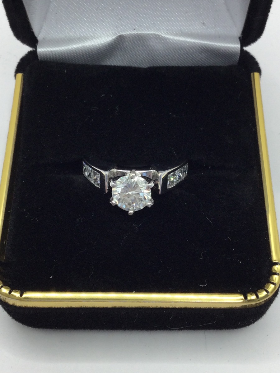 JEWELRY RING LADIES, 14KT, WHITE GOLD 3.20 DWT; WG 1CT RB W/PC CHANNEL ...