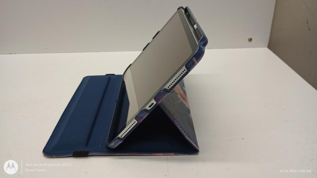 IPAD A2757 10TH GEN 256GB A2757 WITH CASE AND CHARGER Very Good | Pawn ...