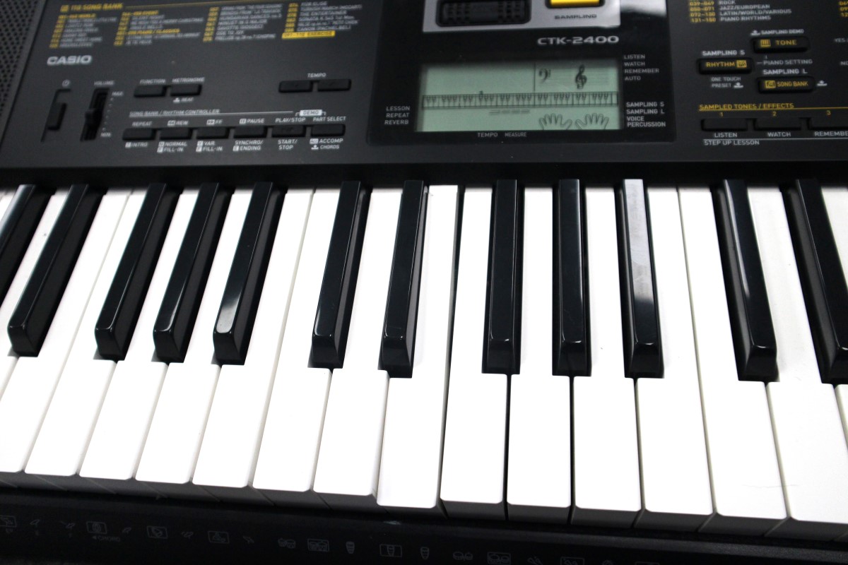 CASIO CTK-2400 ELECTRONIC KEYBOARD AS IS (3RD OCT E KEY BROKEN) Good | Buya