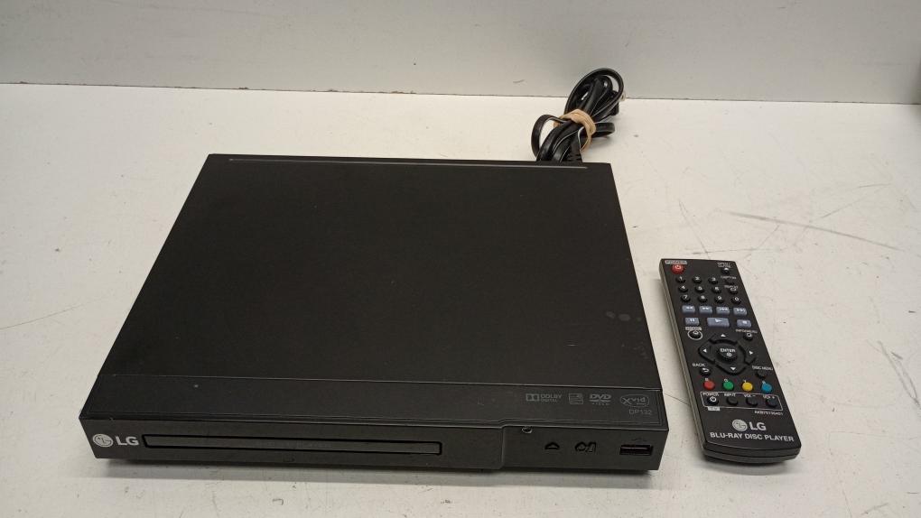 LG DP132 DVD/CD PLAYER WITH REMOTE NOT HDMI CAPABLE. TESTED & WORKS ...