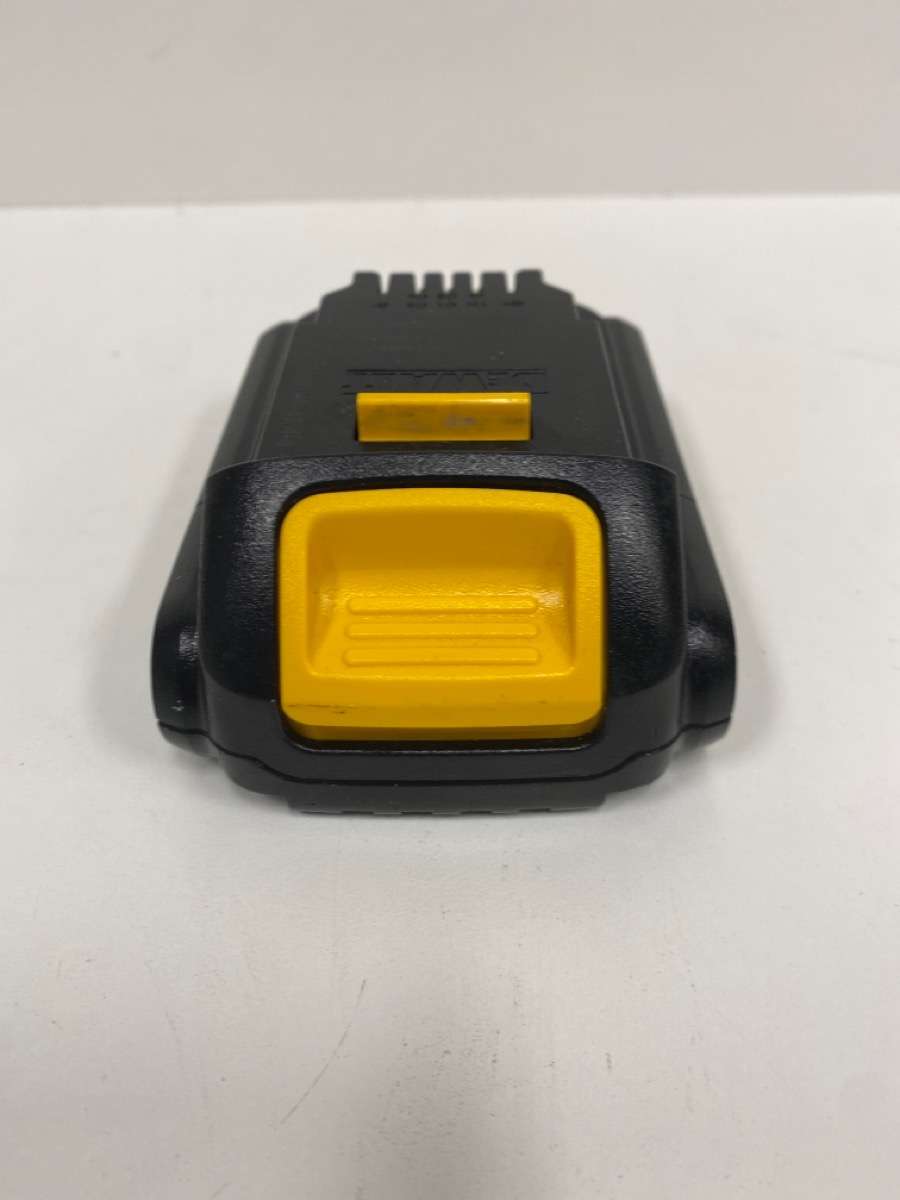 DEWALT 2AH BATTERY DCB203 Very Good | Pawn 1 | Spokane | WA