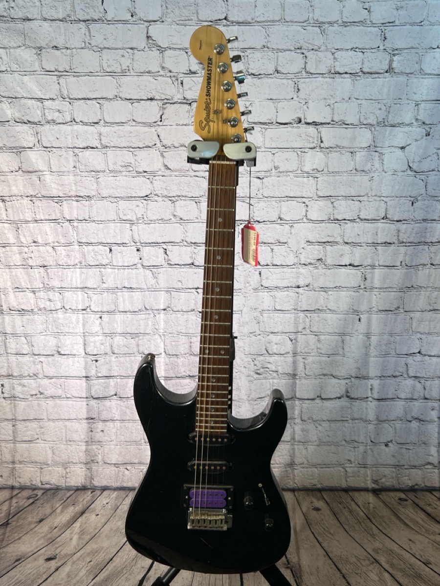 FENDER SHOWMASTER Acceptable | Beach City Pawn & Guitar | Huntington ...