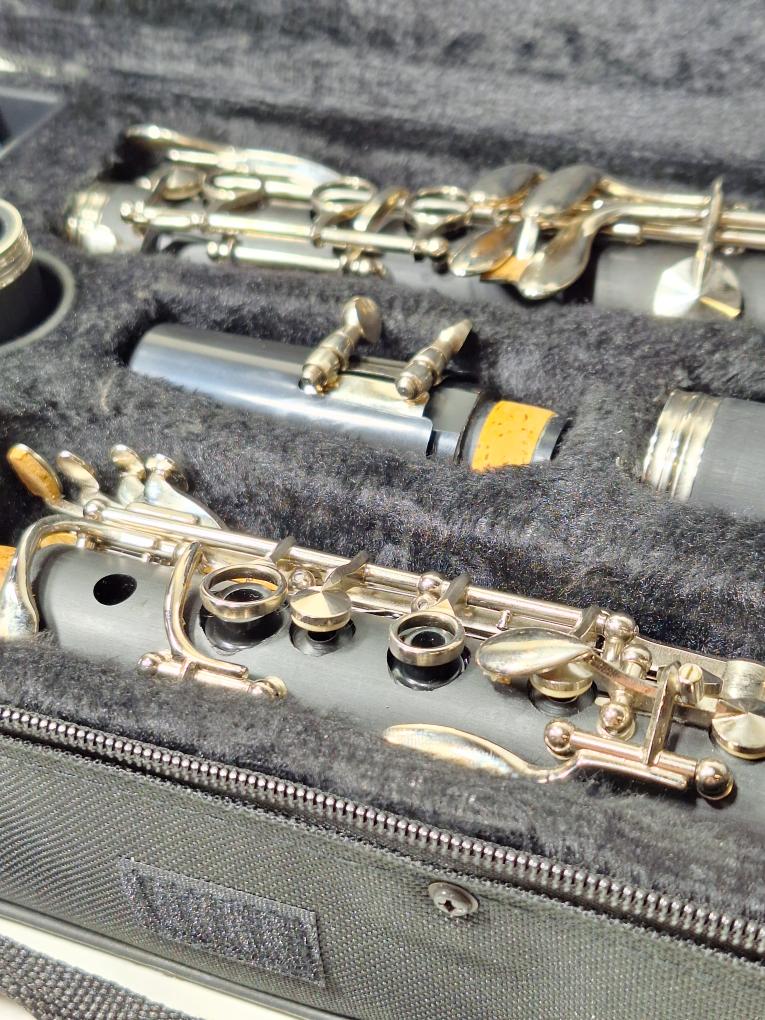 MENDINI MUSICAL INSTRUMENTS CECILIO CLARINET Very Good | Pawn 1 ...