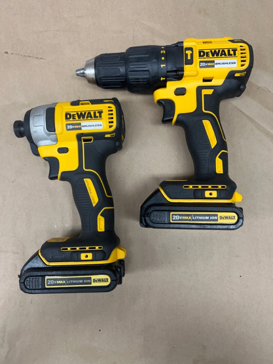 DEWALT DCF787/DCD778 WITH 2 BATTERIES AND CHARGER Very Good | Buya