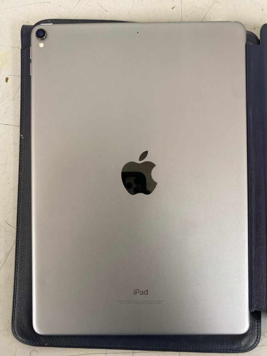 Apple Ipad Pro 1st Generation 64GB Tablet A1701 Silver Wifi With Pencil ...