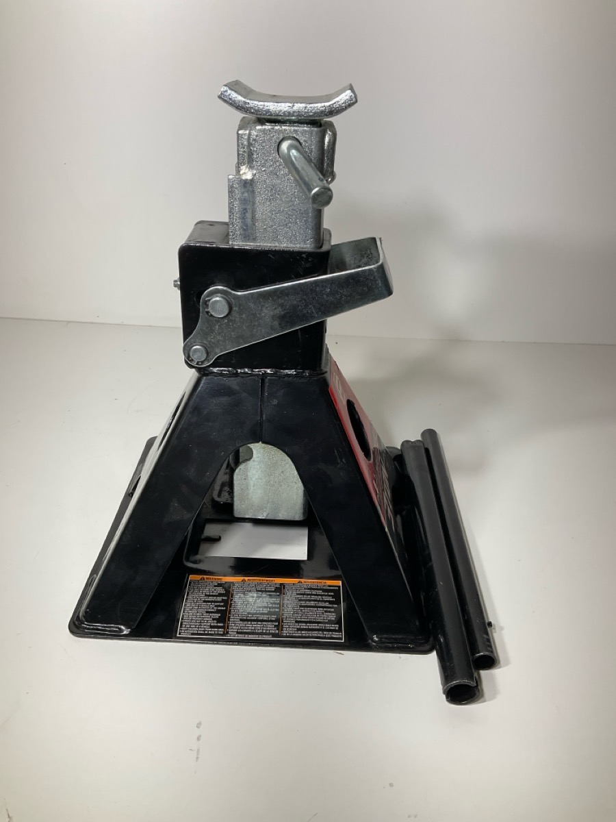 POWERBUILT 3 TON CAR JACK Very Good | Pawn 1 | Spokane | WA