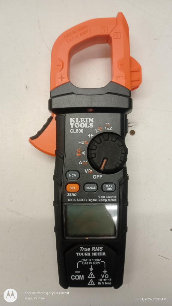 KLEIN TOOLS CL800 MULTIMETER WITH CASE, LEADS, AN ACCESSORIES SEE PICS ...