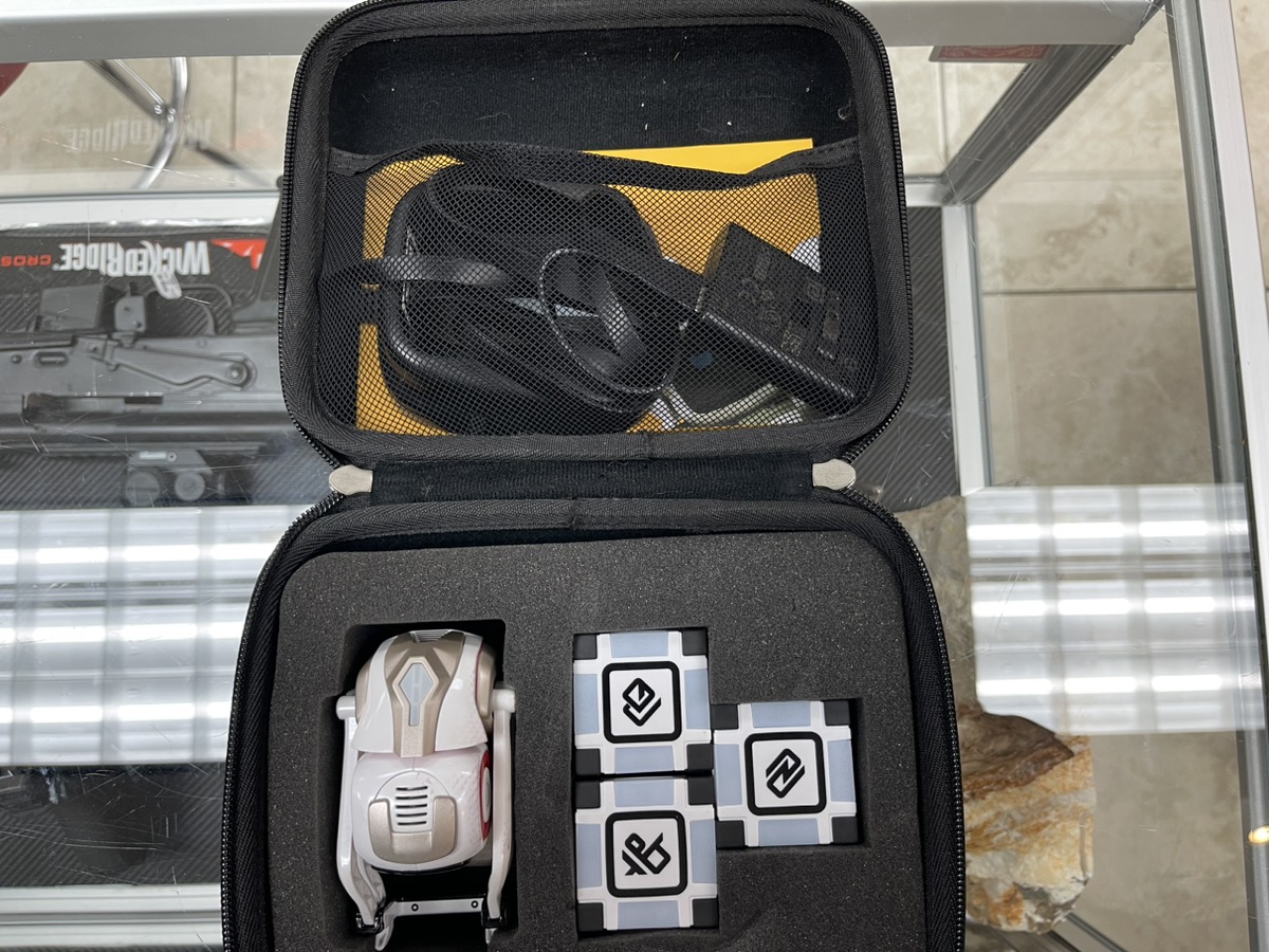 Anki Cozmo Robot Toy Cosmo Robot Complete Set Like New | Buya