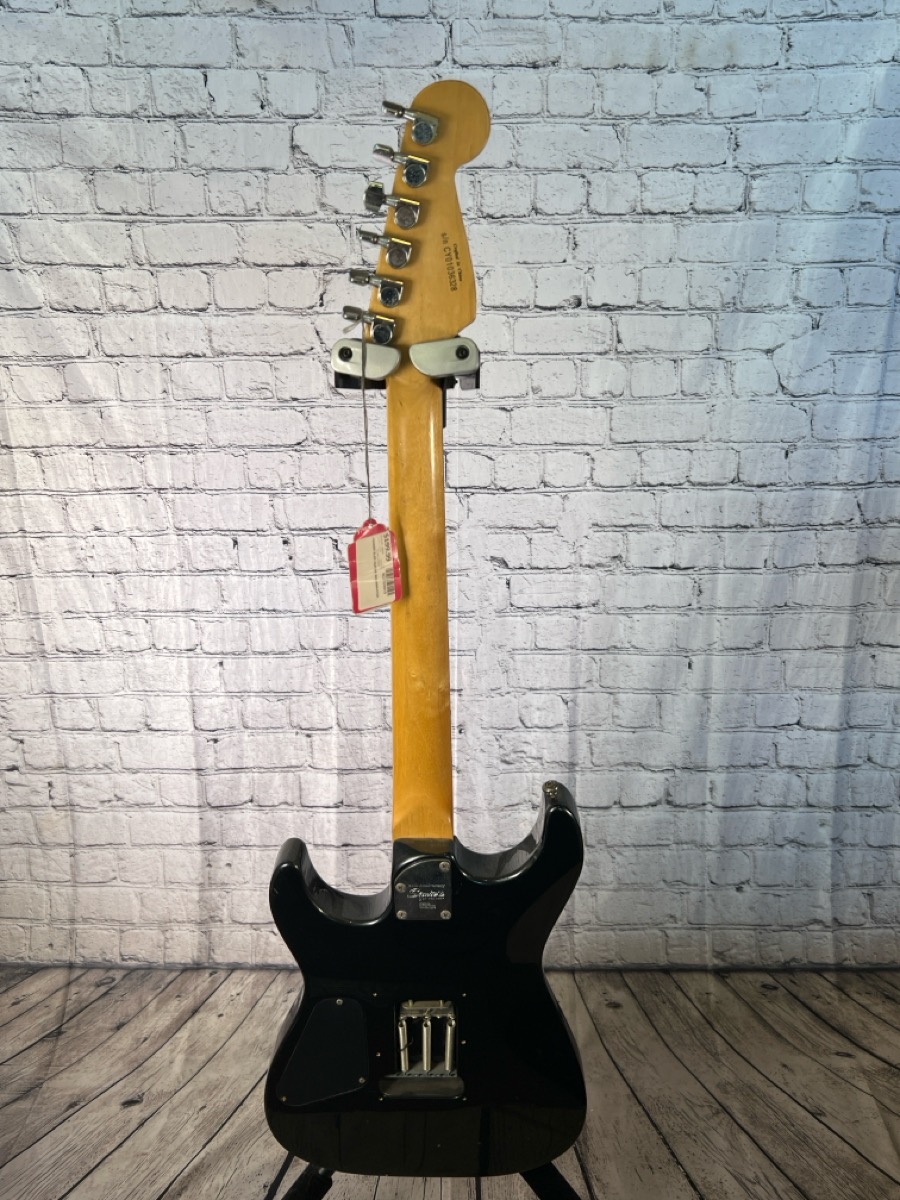 FENDER SHOWMASTER Acceptable | Beach City Pawn & Guitar | Huntington ...