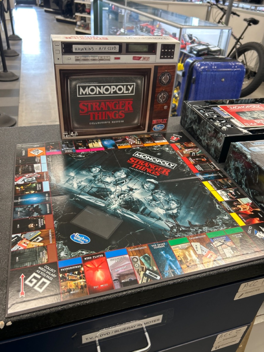 STRANGER THINGS MONOPOLY Good | Pawn 1 | Spokane | WA