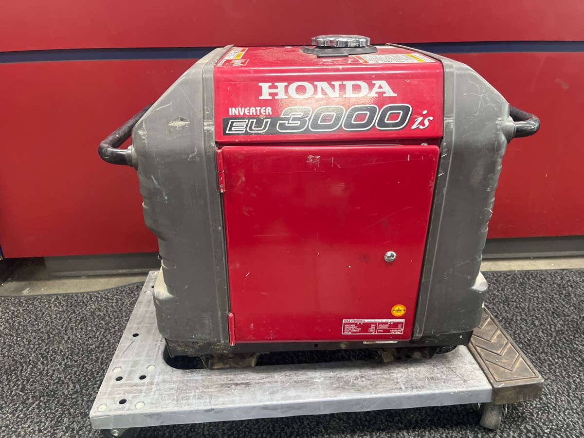 HONDA EU3000IS - INVERTER GENERATOR Good | Pawn 1 | Spokane | WA