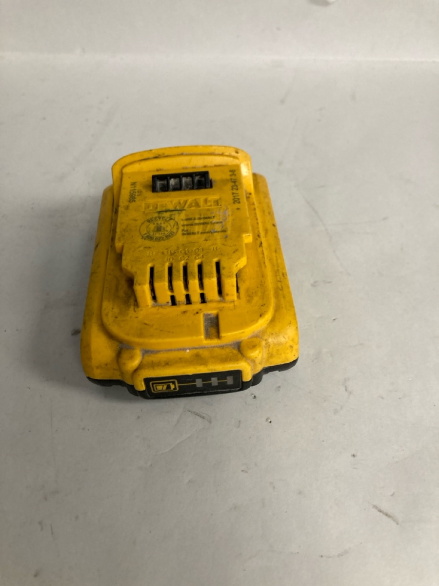 DEWALT DCB203 2AH - BATTERY Good | Pawn 1 | Spokane | WA