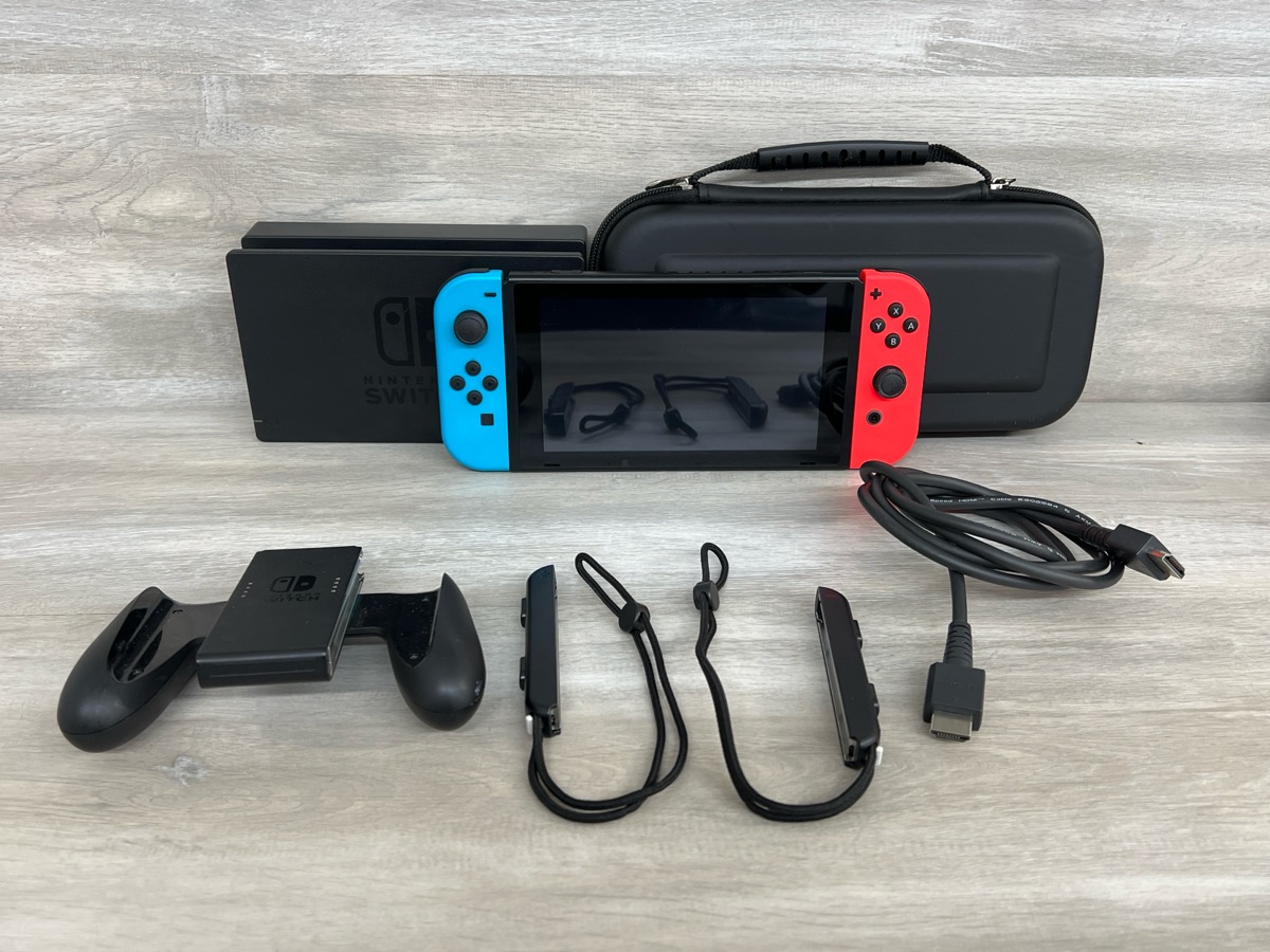NINTENDO SWITCH HANDHELD - HAC-001(-01) V2 Very Good | Pawn Central ...